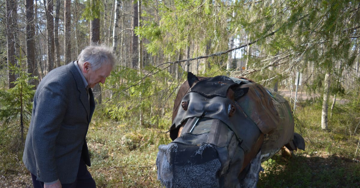 Alpon savanni on ITE-taiteilijan paratiisi – autonrenkaita, muoviroskaa ...