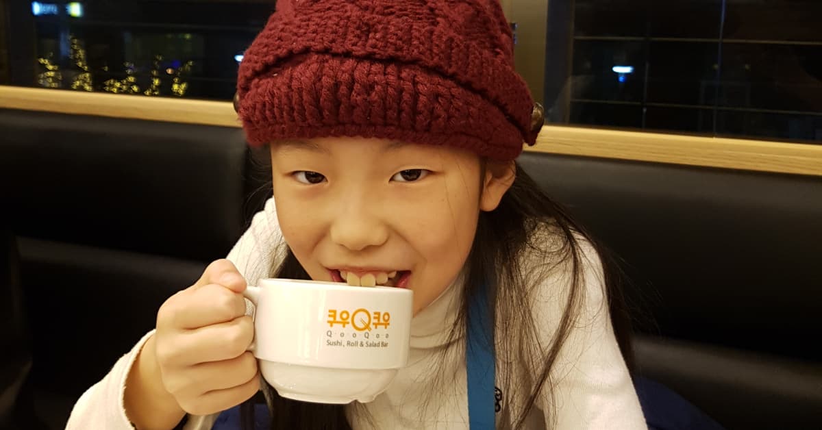 11-vuotias Lee Ye-ji haaveilee kokin urasta, mutta korealainen koulu ei ...