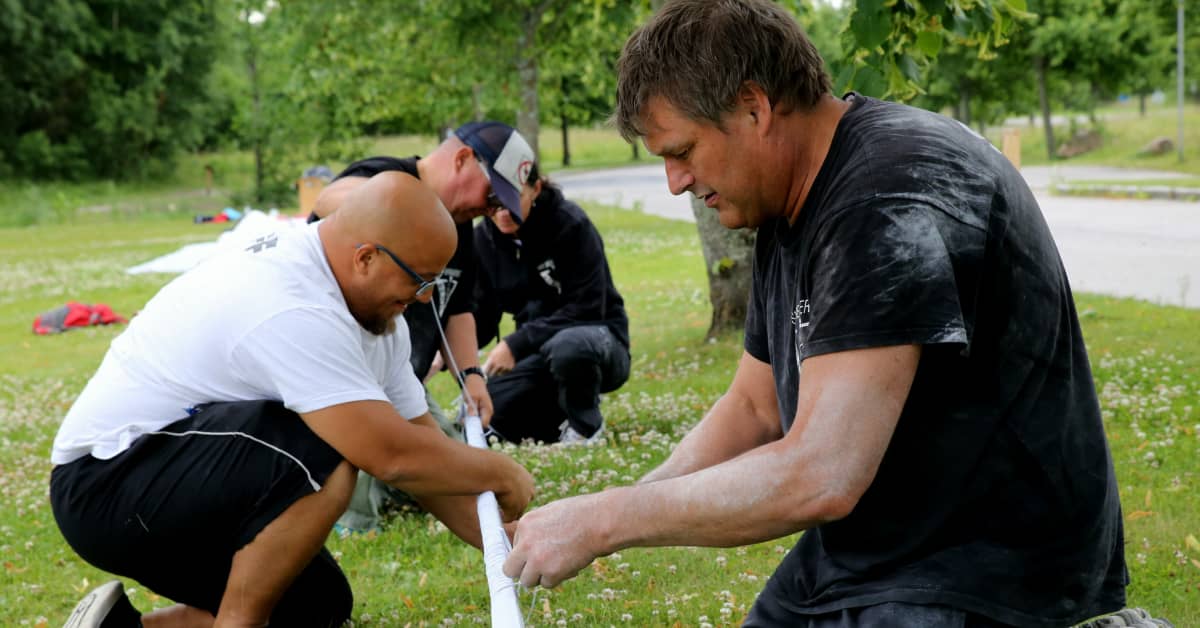Benjihyppyköysiä ei voi ostaa kaupasta – ne punotaan käsityönä sadoista ...