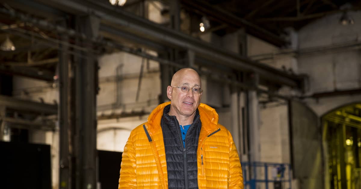 Bruce Oreck sanoo haastavansa VR:n oikeuteen Vallilan konepajakaupan ...