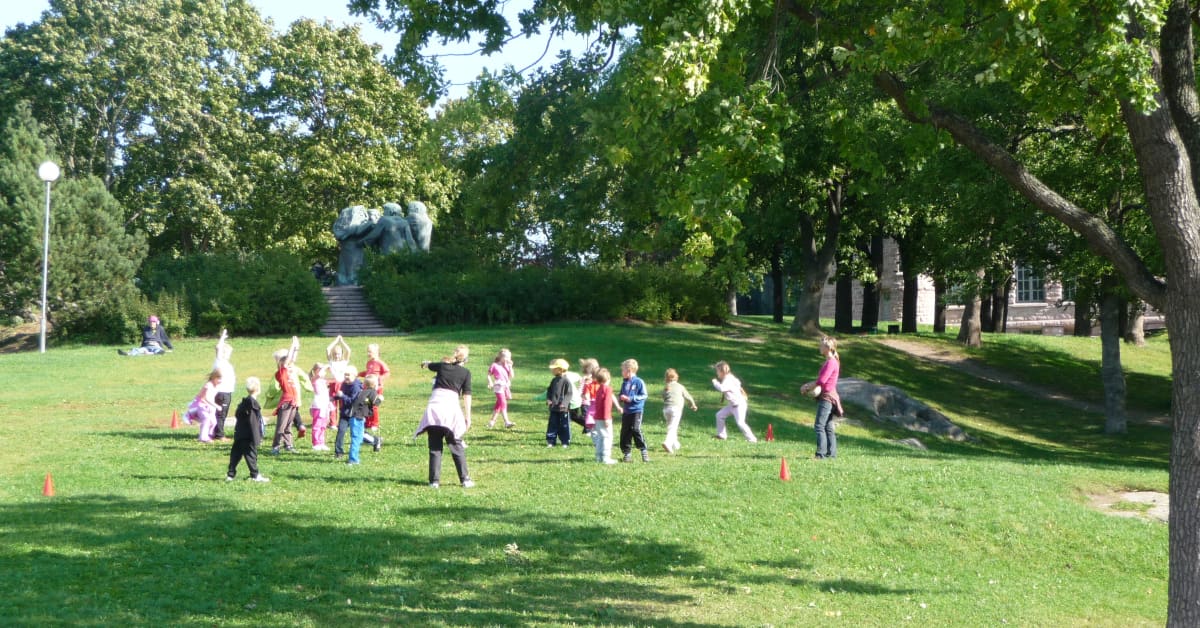 FN:s barnkonvention 20 år | Inrikes | Svenska Yle