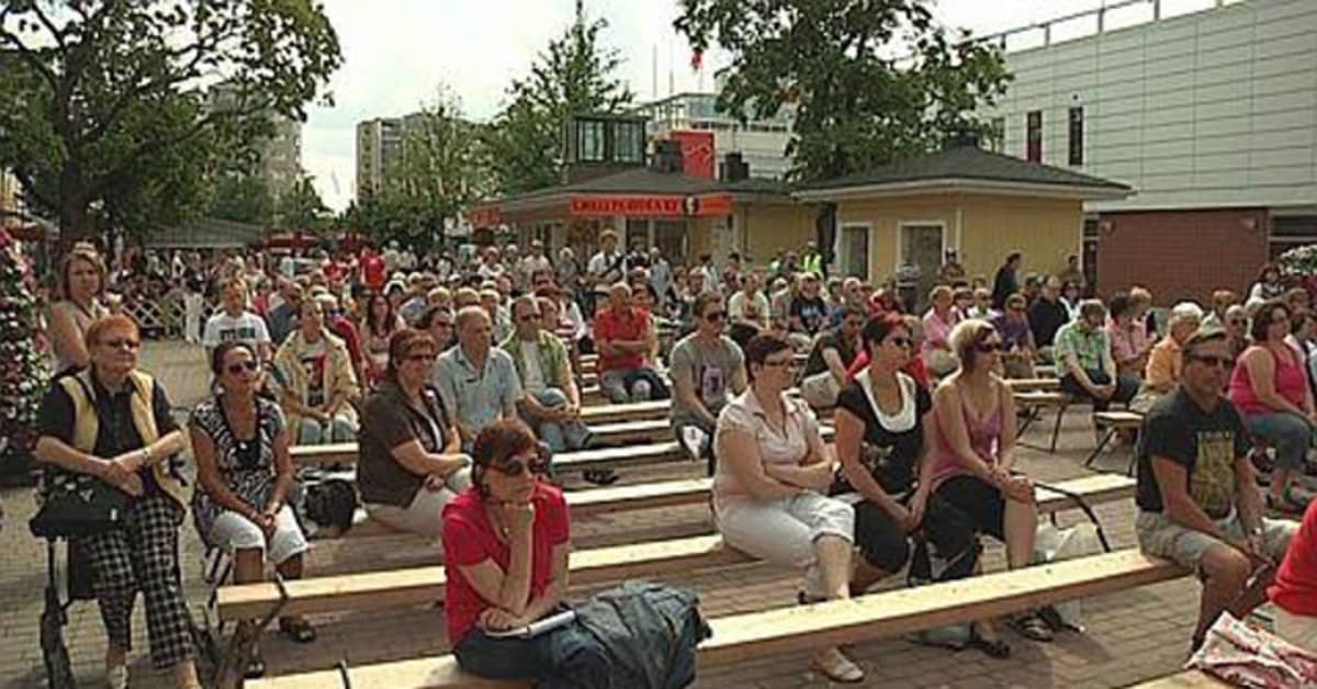 Partiledarna skippar SuomiAreena | Inrikes | Svenska Yle