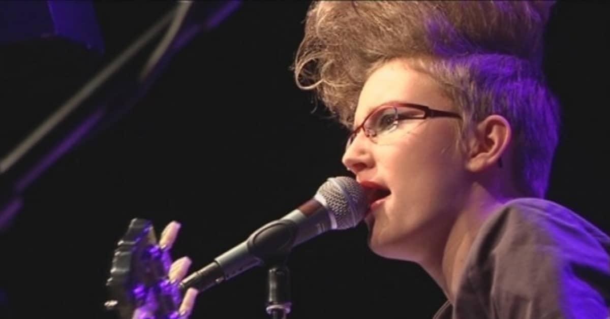 Elin Blom vidare i svenska Idol | X3M | Svenska Yle