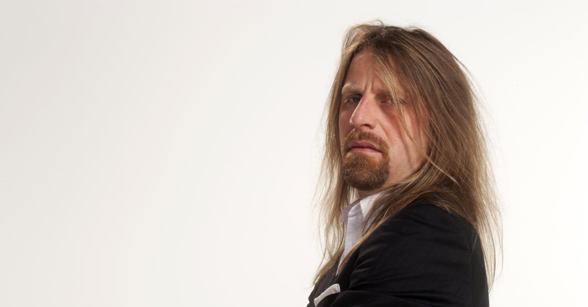 Jone Nikula flinar åt Bassbros | X3M | Svenska Yle