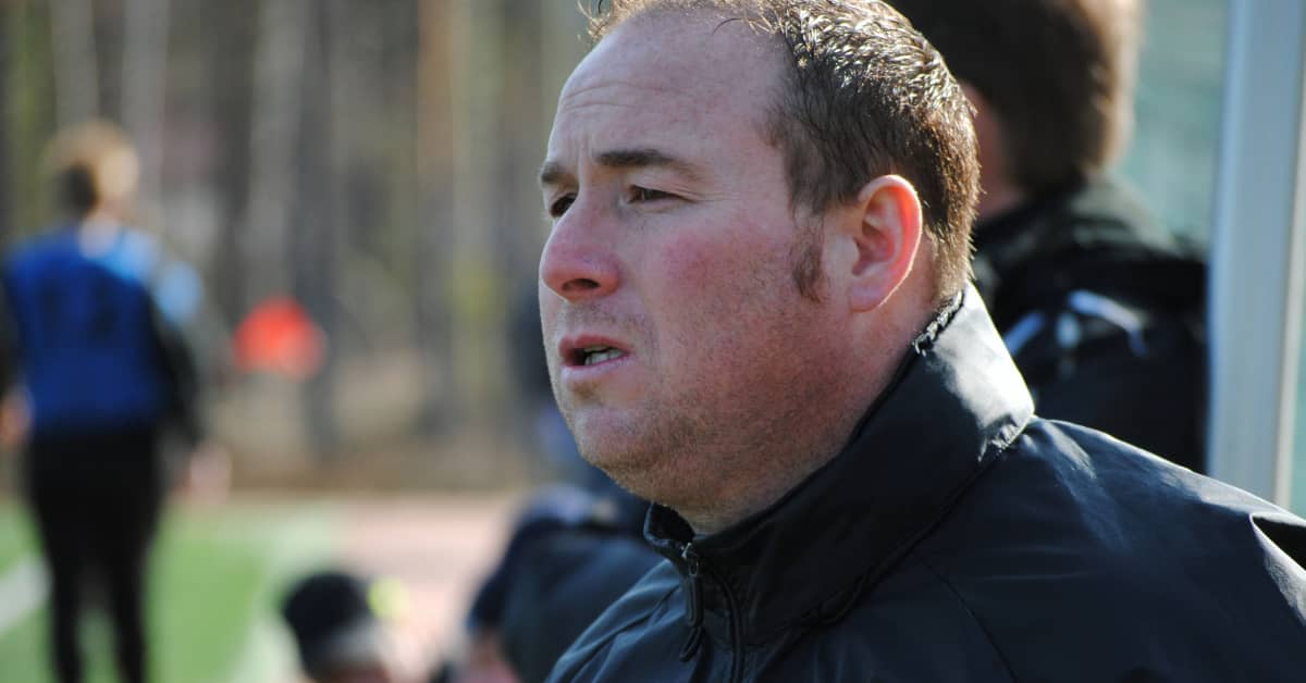 Mike Keeney ny tränare för ESC | Västnyland | Svenska Yle