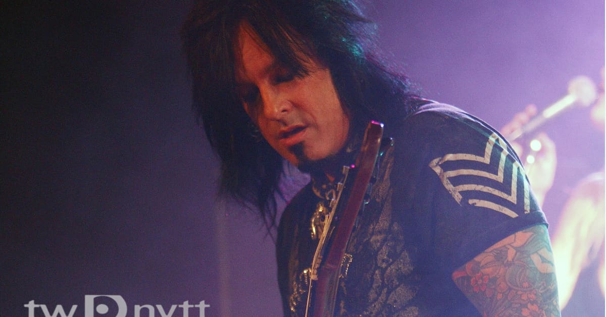 Fotbolls-EM. Pandora. Nikki Sixx. | X3M | Svenska Yle