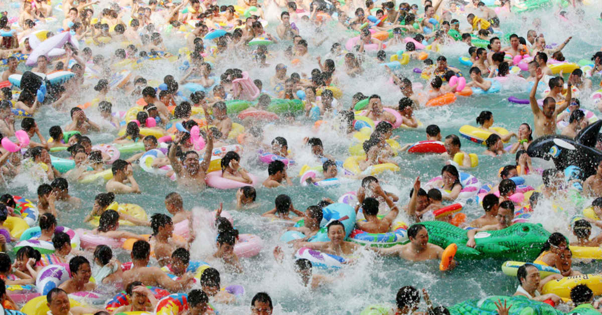 Trångt i poolen i Kina - se video | Utrikes | Svenska Yle