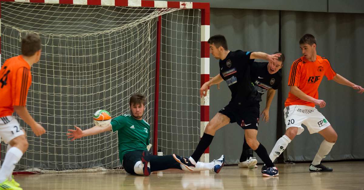 ESC slog Mad Max i tempofattig match | Västnyland | Svenska Yle