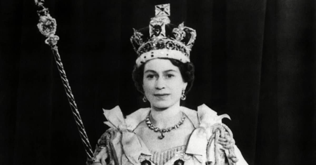 Kuningatar Elisabet ei syntynyt kruununperilliseksi mutta hallitsi ...