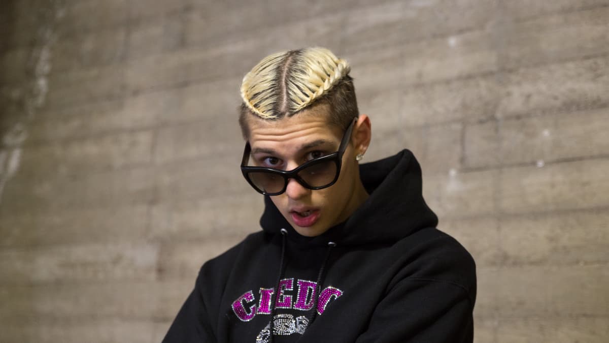 Cledos räppää käsittämättömillä sanoilla ilman sanomaa: "Haluan olla ...