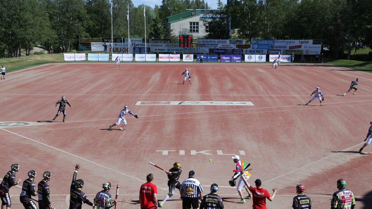 Pesäpallo: The game at the heart of Finnish summer | News | Yle Uutiset