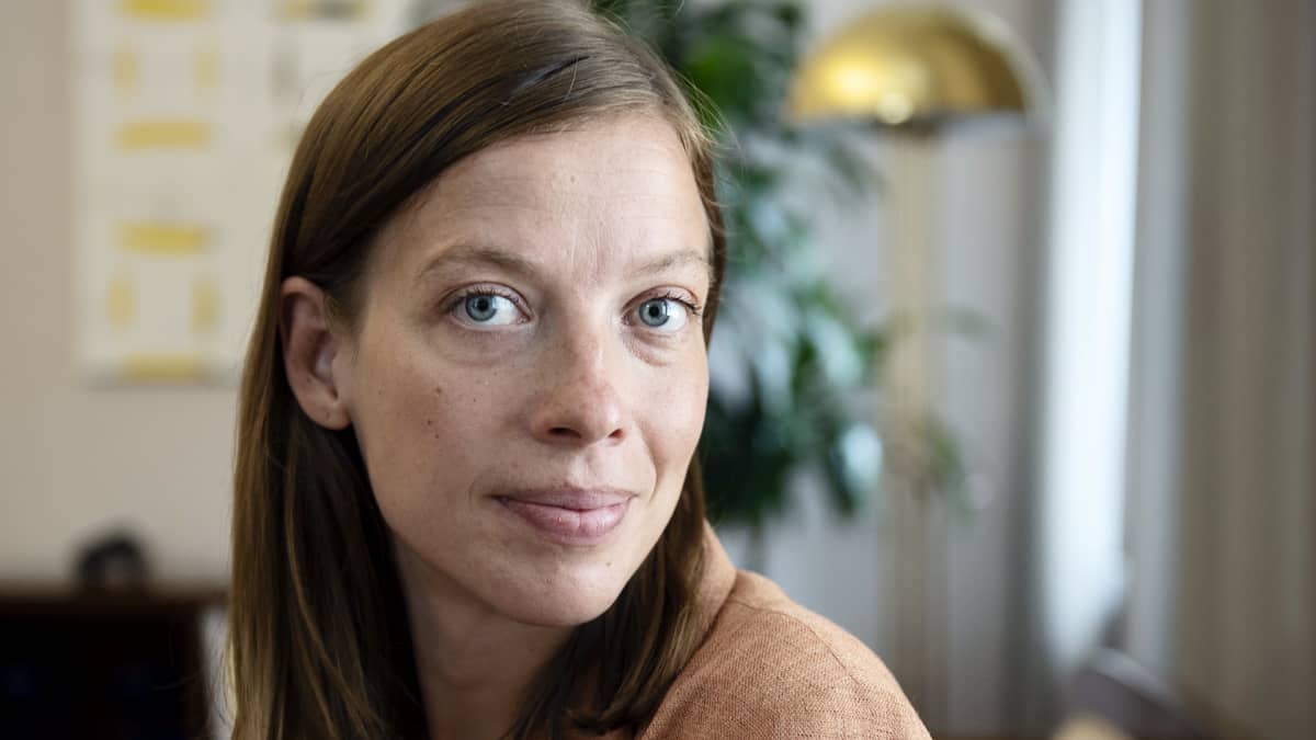 Opetusministeri Li Andersson on raskaana | Yle Uutiset