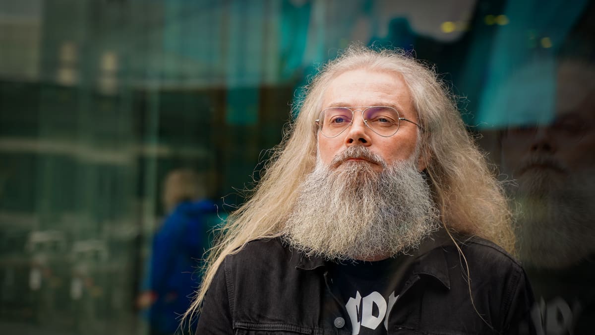 Marko Annala halusi palavasti isäksi, nyt lapiopartainen kirjailija ...