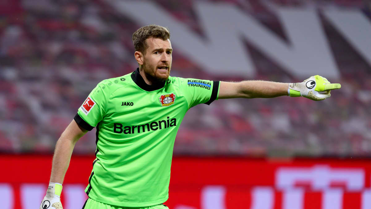 Lukas Hradecky torjui ison voiton Leverkusenille – 17-vuotias ...