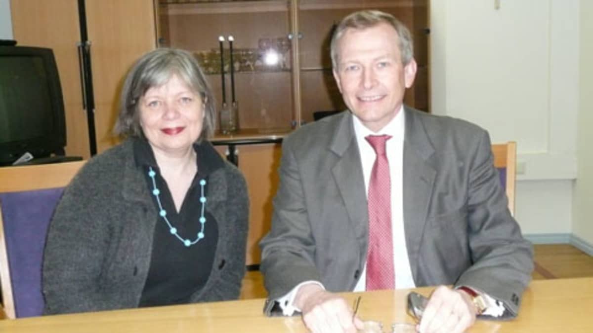 Arja Alho ja Risto E.J. Penttilä Ylen aikaisen tentattavina | Yle Uutiset