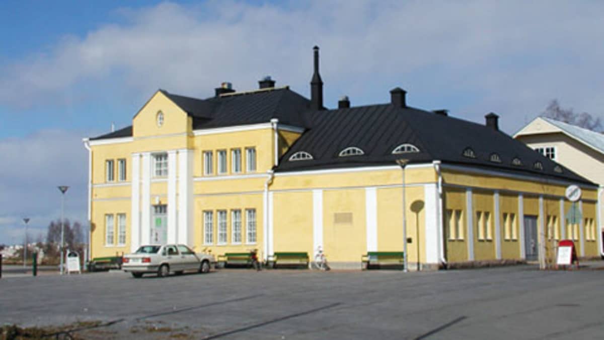 Ensimmäinen risteilyalus saapuu Kemiin | Yle Uutiset