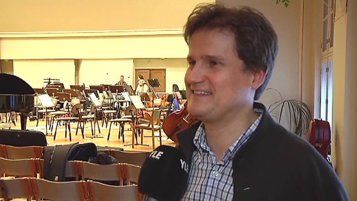 Olli Mustonen solistiksi kolmeen konserttiin | Yle Uutiset