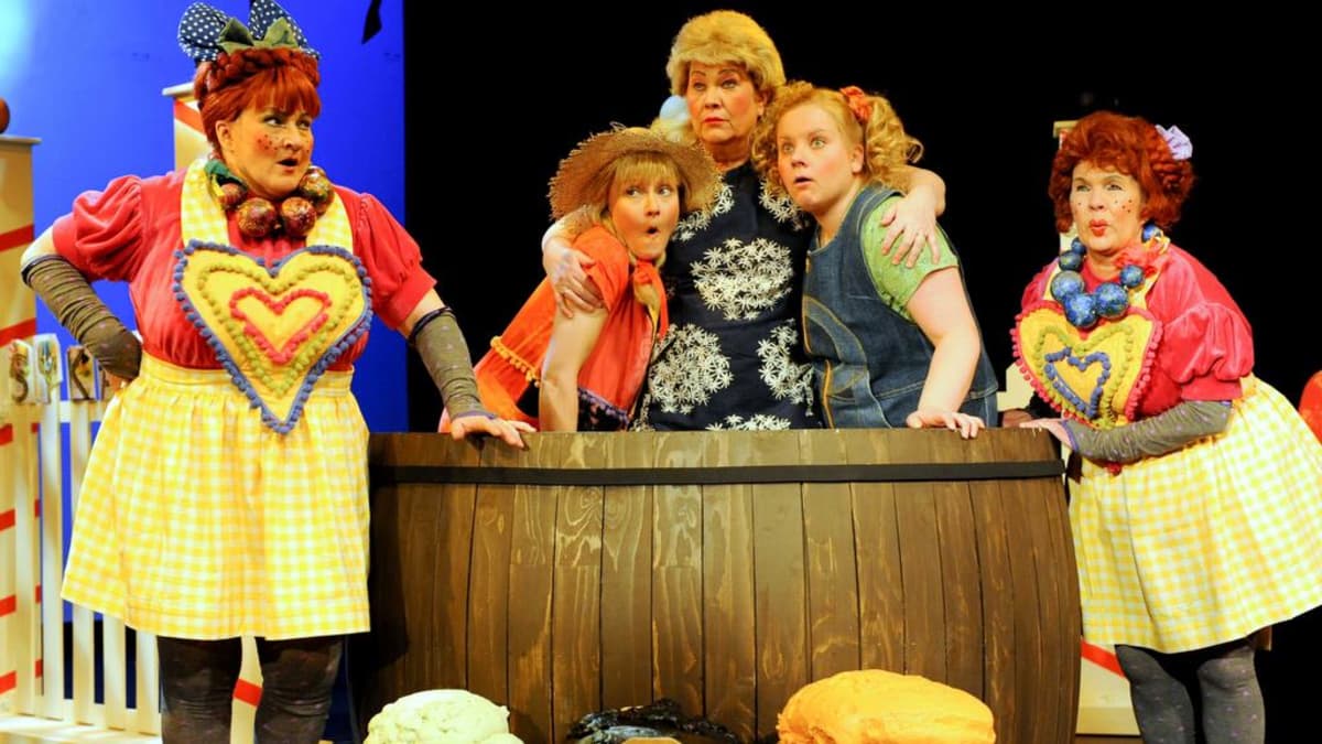 Heinähattu ja Vilttitossu valtaavat Varkauden Teatterin | Yle Uutiset