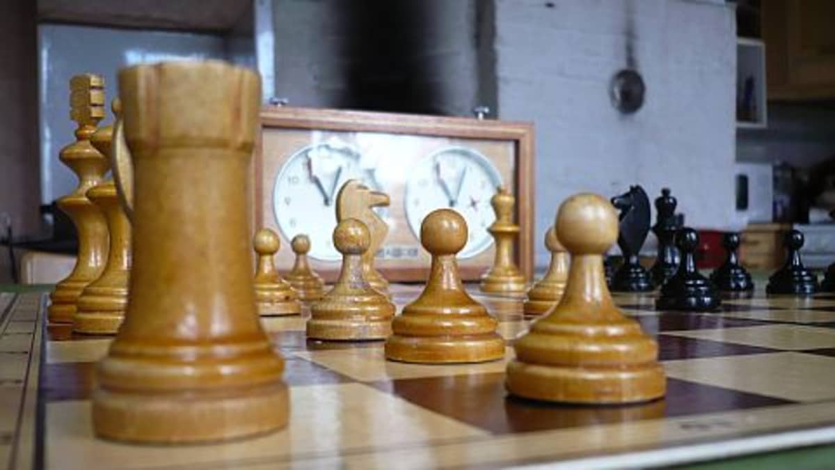 Shakki on herrasmiesten kamppailulaji | Yle Uutiset