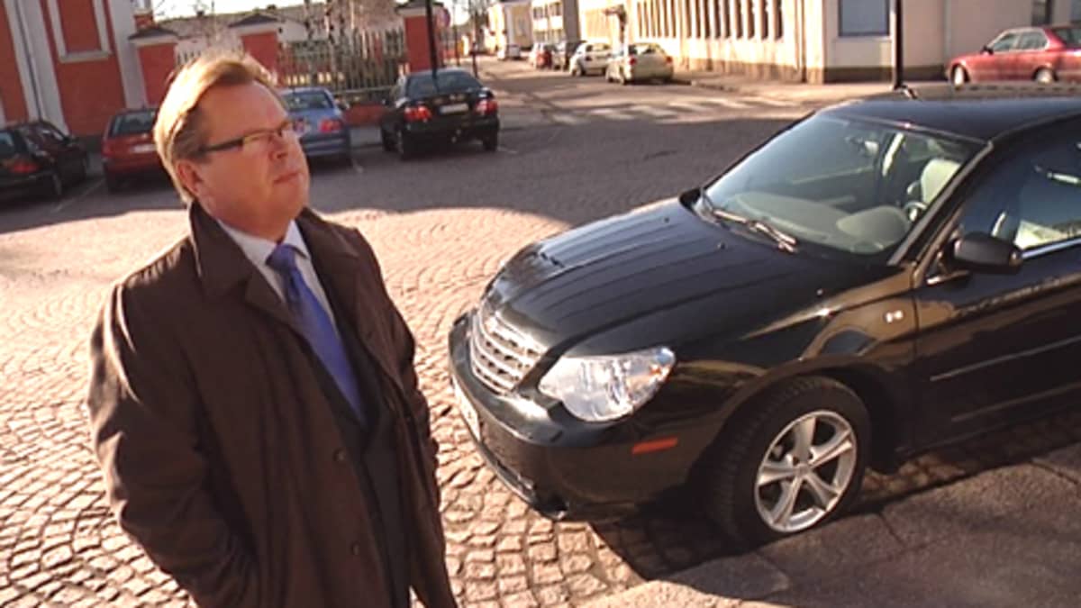 Hamina aikoo korottaa johtajien palkkoja | Yle Uutiset