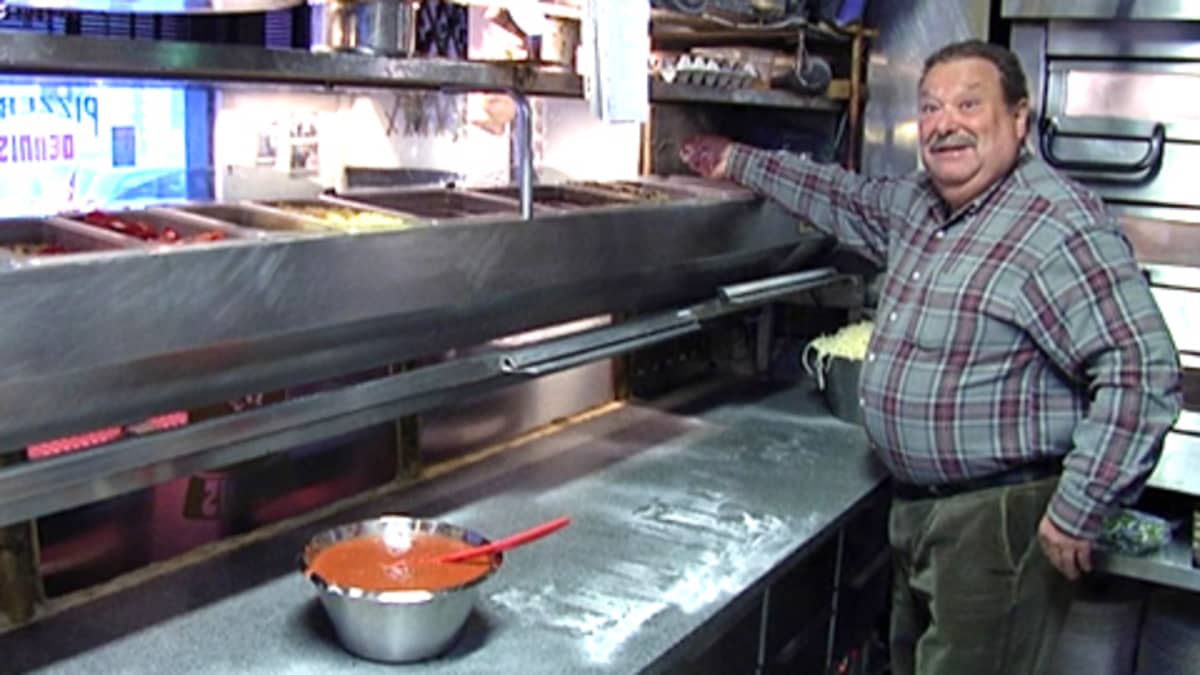 Dennis Rafkin jyrähtää ruotsin kielen puolesta | Yle Uutiset