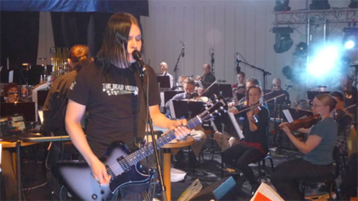 Rock-yhtye Sara esiintyy yhdessä kaupunginorkesterin kanssa | Yle Uutiset