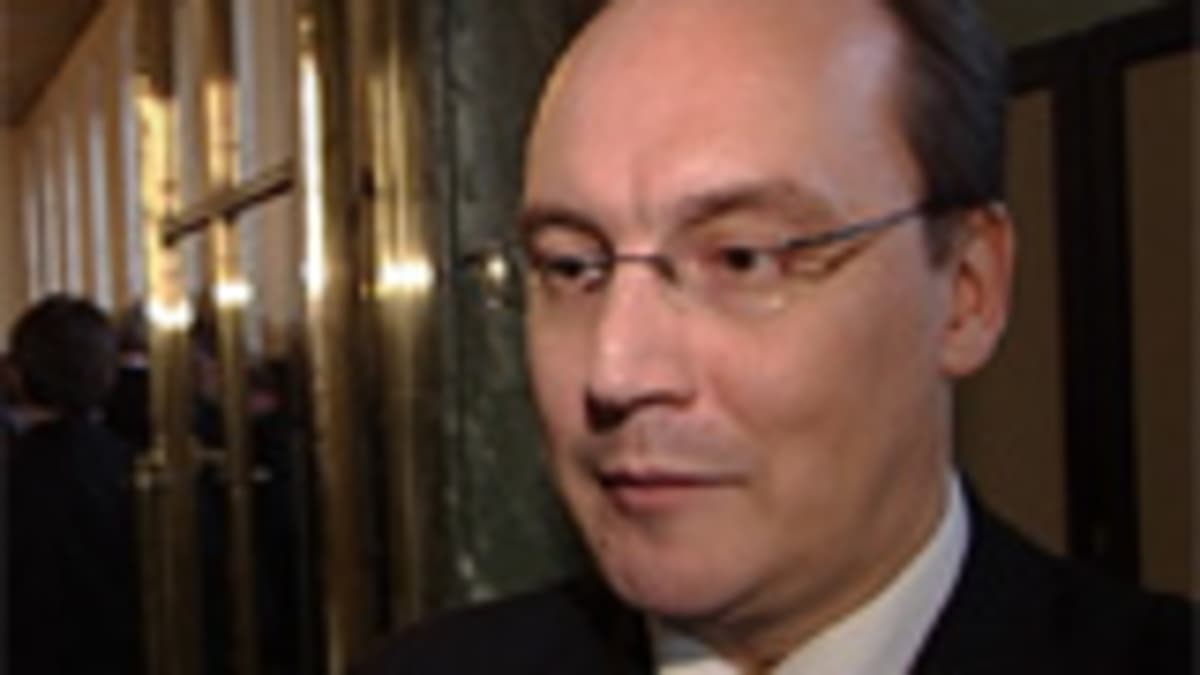 Jari Vilén harkitsee paluuta kotimaan politiikkaan | Yle Uutiset