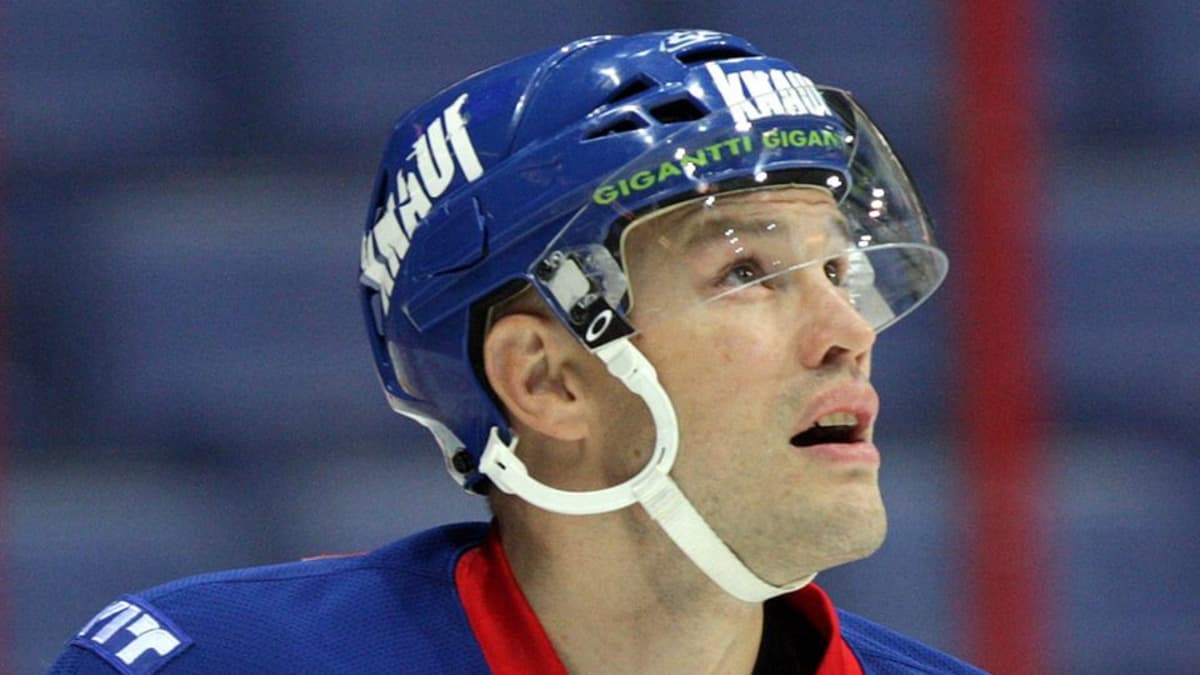 Jarkko Ruutu teloi Artturi Lehkosen | Yle Urheilu