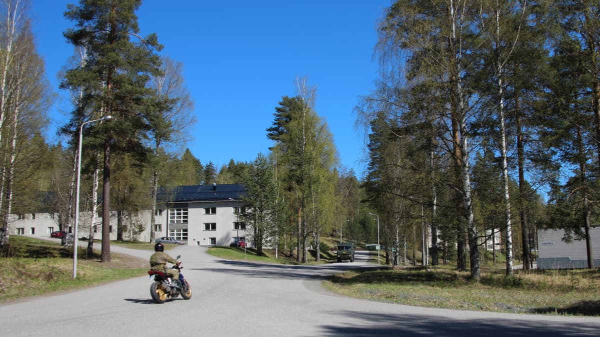 Varuskunta-alueen markkinointi ja suunnittelu käyntiin | Yle Uutiset