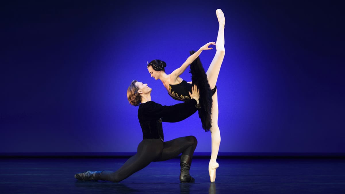 Kansallisbaletin Savonlinnan vierailulla yllätysesiintyjä | Yle Uutiset