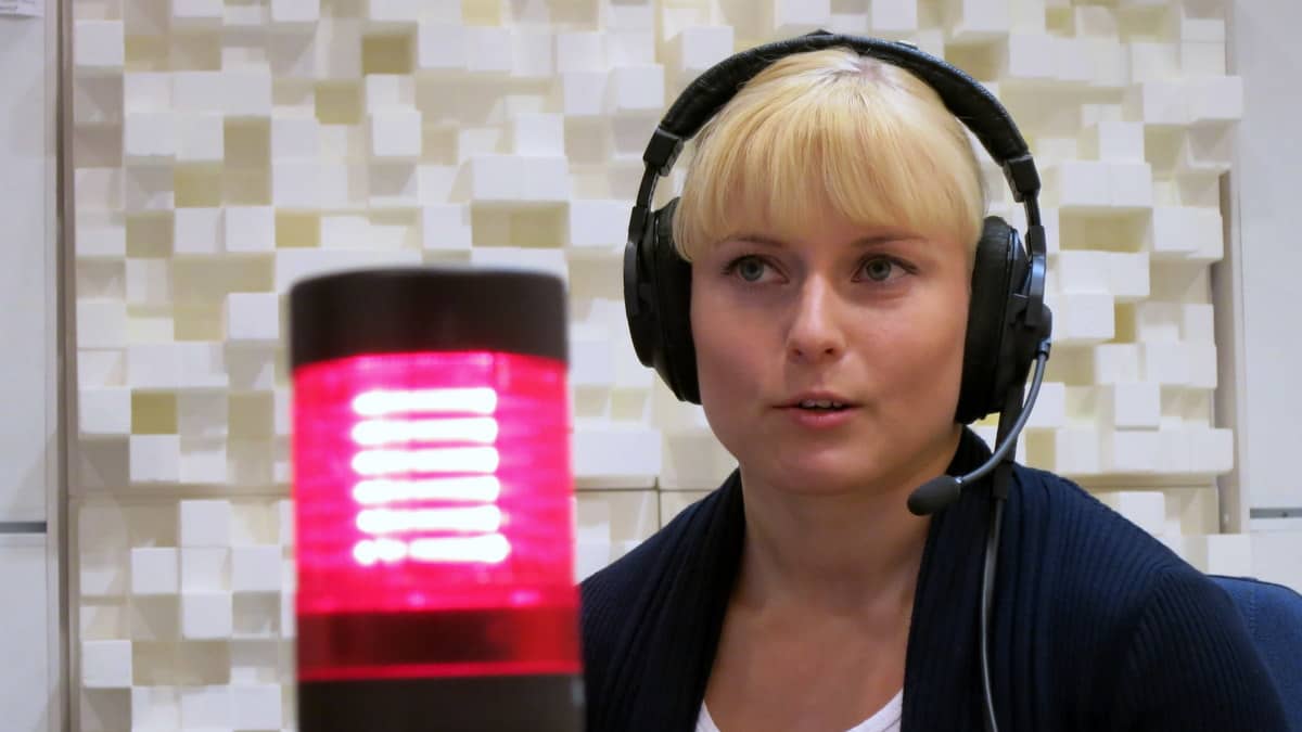 Voimanostaja Hanna Rantala vaihtaa tekniikkapaidan rannesiteisiin ja ...