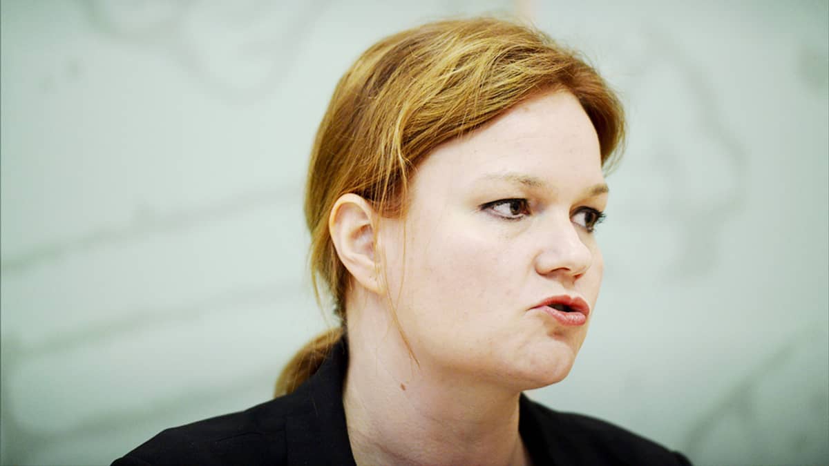Professori: Ministeri Kiurun erottamista pitäisi harkita | Yle Uutiset