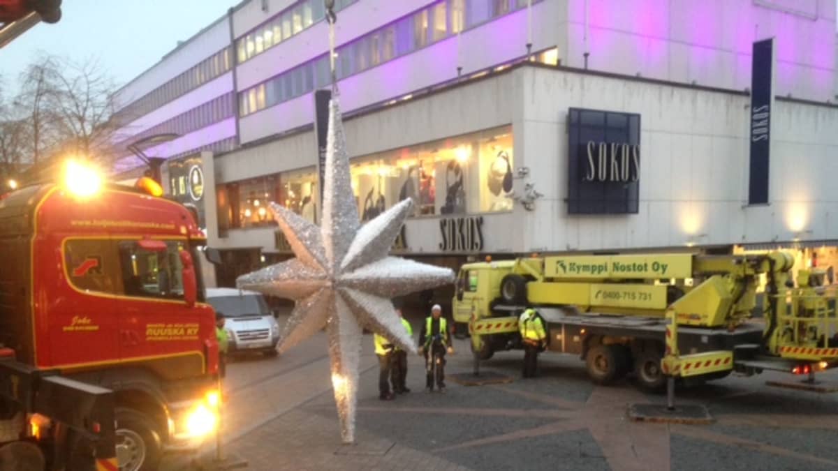 Kävelykadun joulutähti nousee taas tuikkimaan | Yle Uutiset