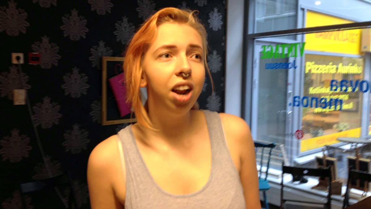 Joensuulainen Jonna laulaa, miettii luovaa ammattia – ja haaveilee ...