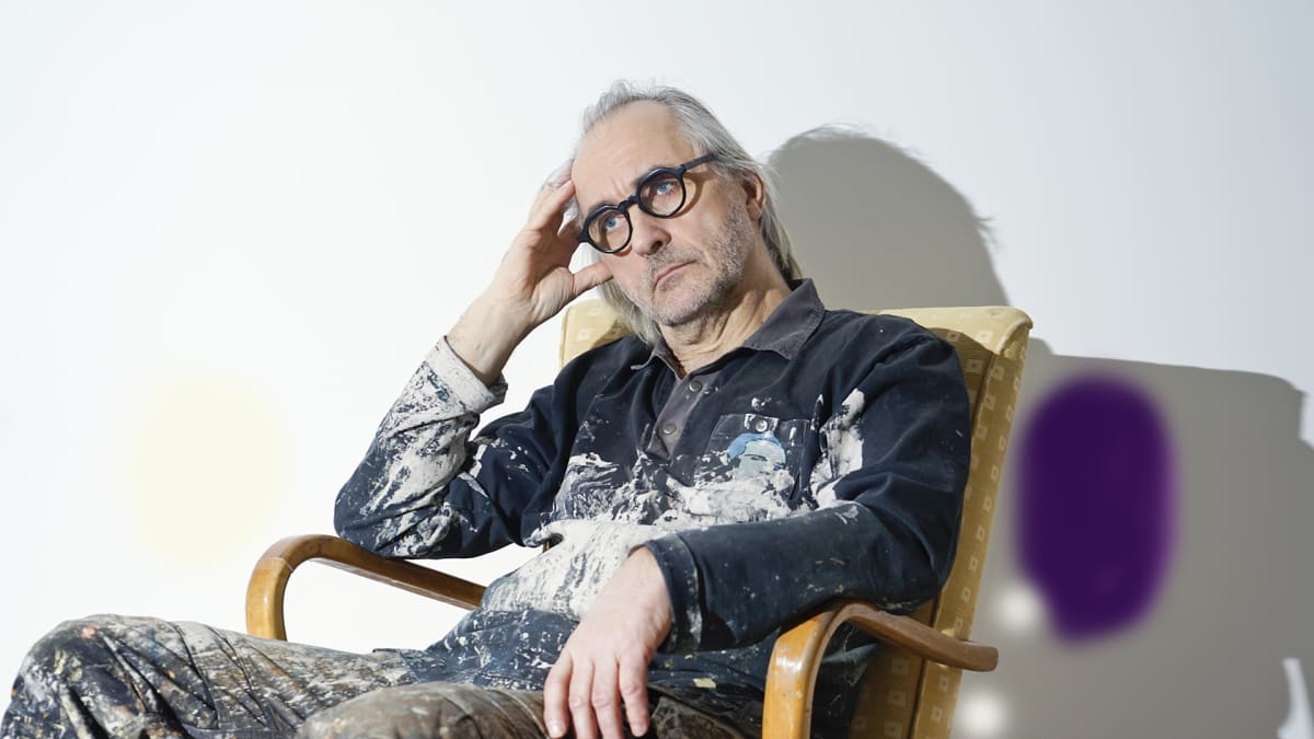 Jarmo Mäkilä ei pysty maalaamaan hiljaisuudessa – musiikin pauhussa ...