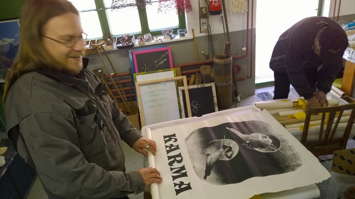 Satoja keikkajulisteita säilöttiin vuosikymmenet maatilan ullakolla ...