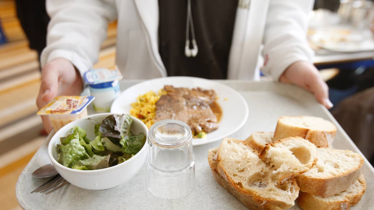 Berliinissä kouluruoka hotkitaan kymmenessä minuutissa, ranskalaiskoulu ...