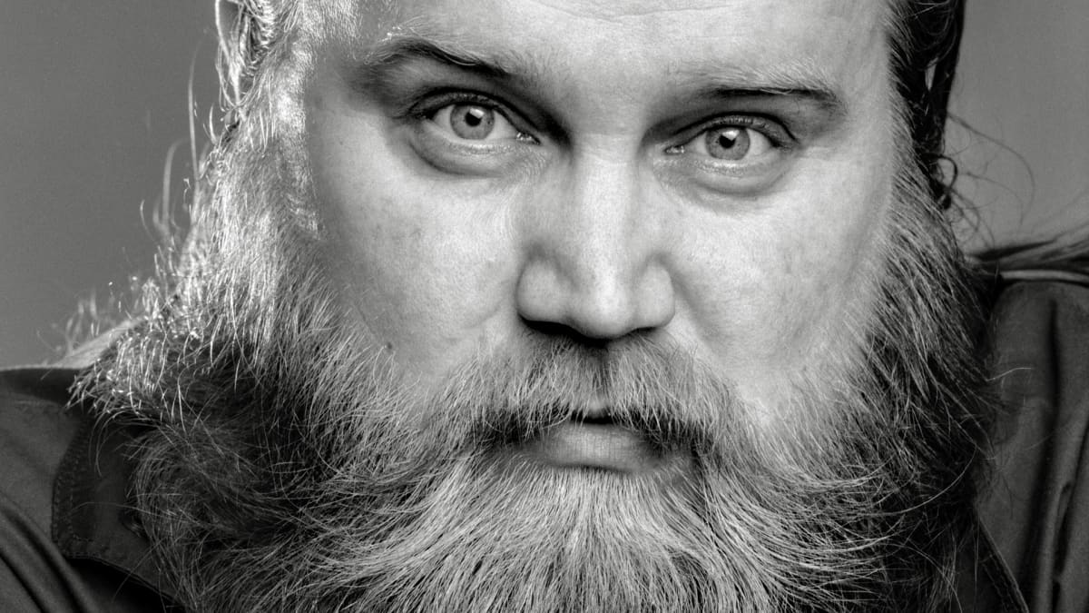 Ylen Gösta Sundqvist -sarjalla jo lähes miljoona kuuntelukertaa | Yle ...