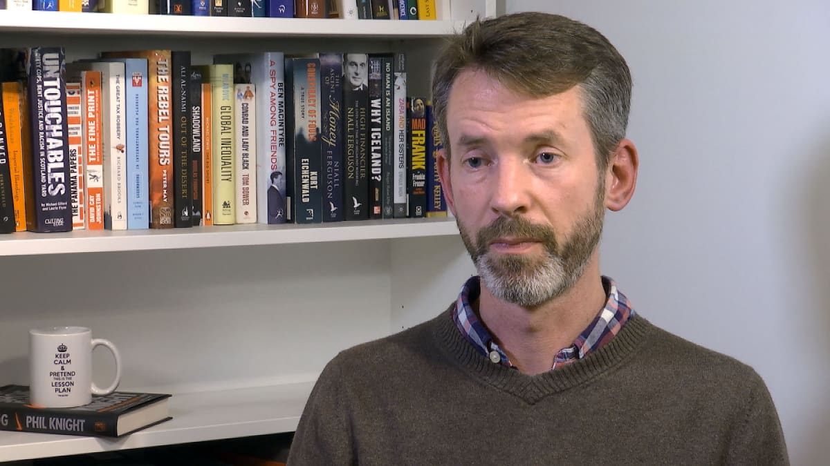 Urheilujätti Nike harjoittaa miljardien eurojen verokikkailua | Yle Uutiset